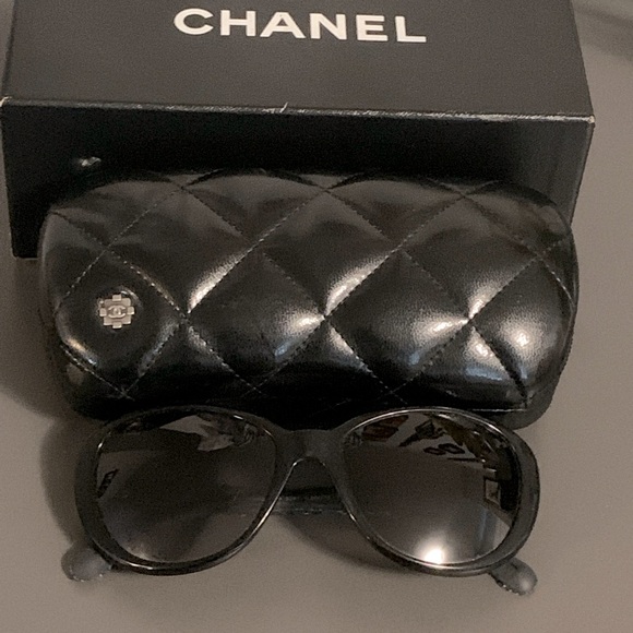 CHANEL | Accessories | Chanel 524 Polarized Sunglass | Poshmark